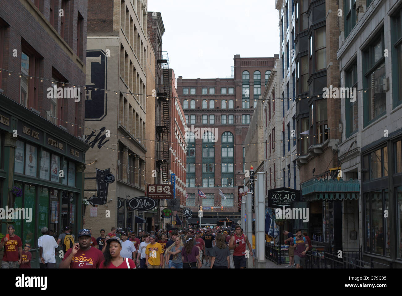 Fans heading toward parade route at Cleveland Cavaliers Championship ...