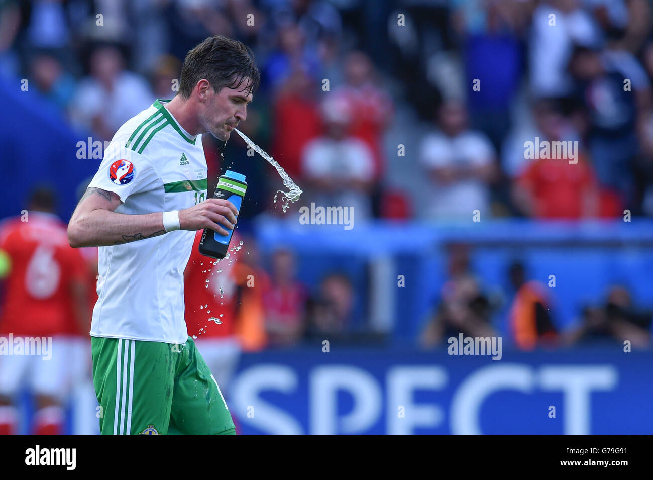 Kyle lafferty 2016 hi-res stock photography and images - Alamy