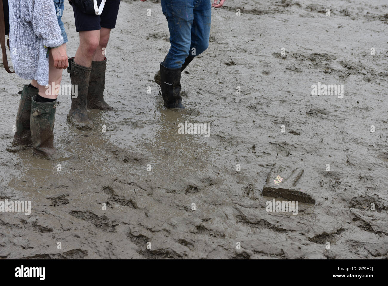 Glastonbury Festival 2016 has seen the worst mud in the festival ...