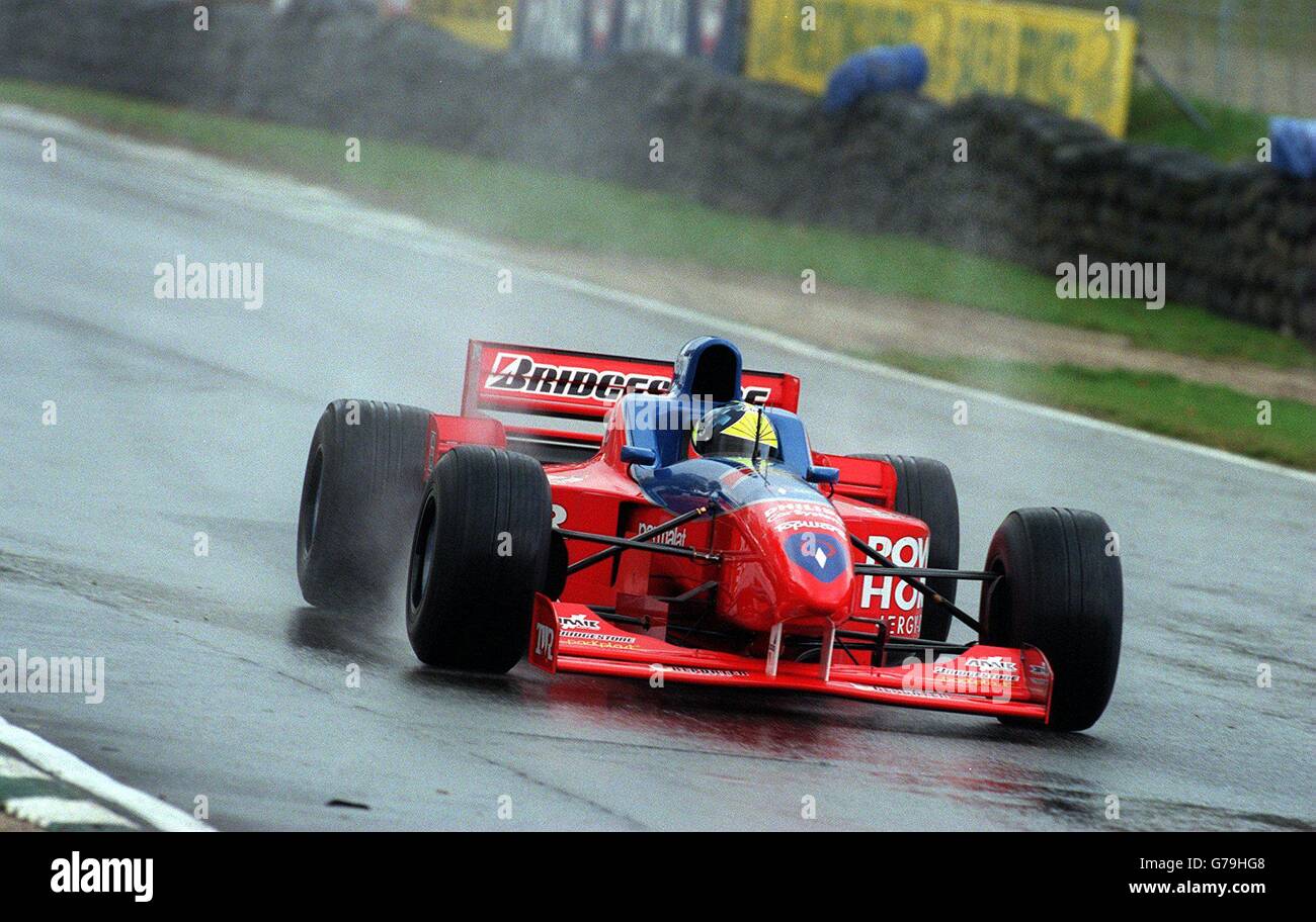 Motor Racing; Formula One testing, Brands Hatch Stock Photo - Alamy
