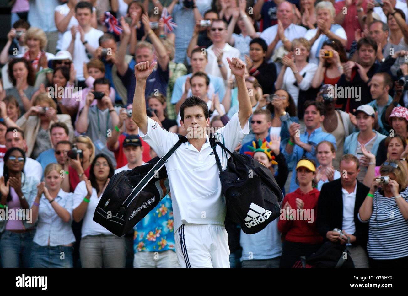 Sport tennis celebrating arms raised tim henman hi-res stock ...