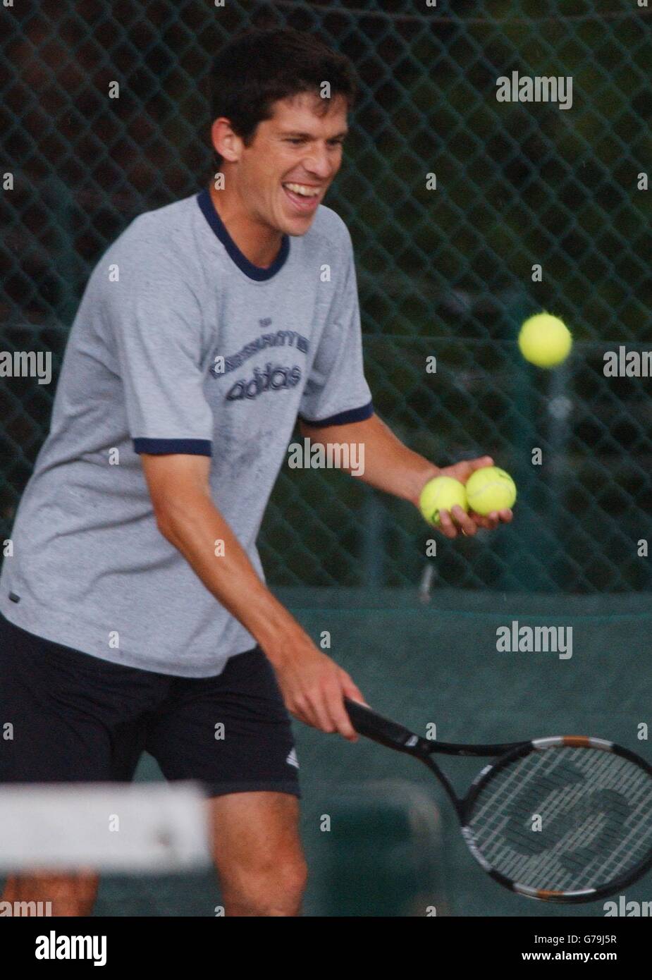 Sport tennis smiling tim henman hi-res stock photography and images - Alamy