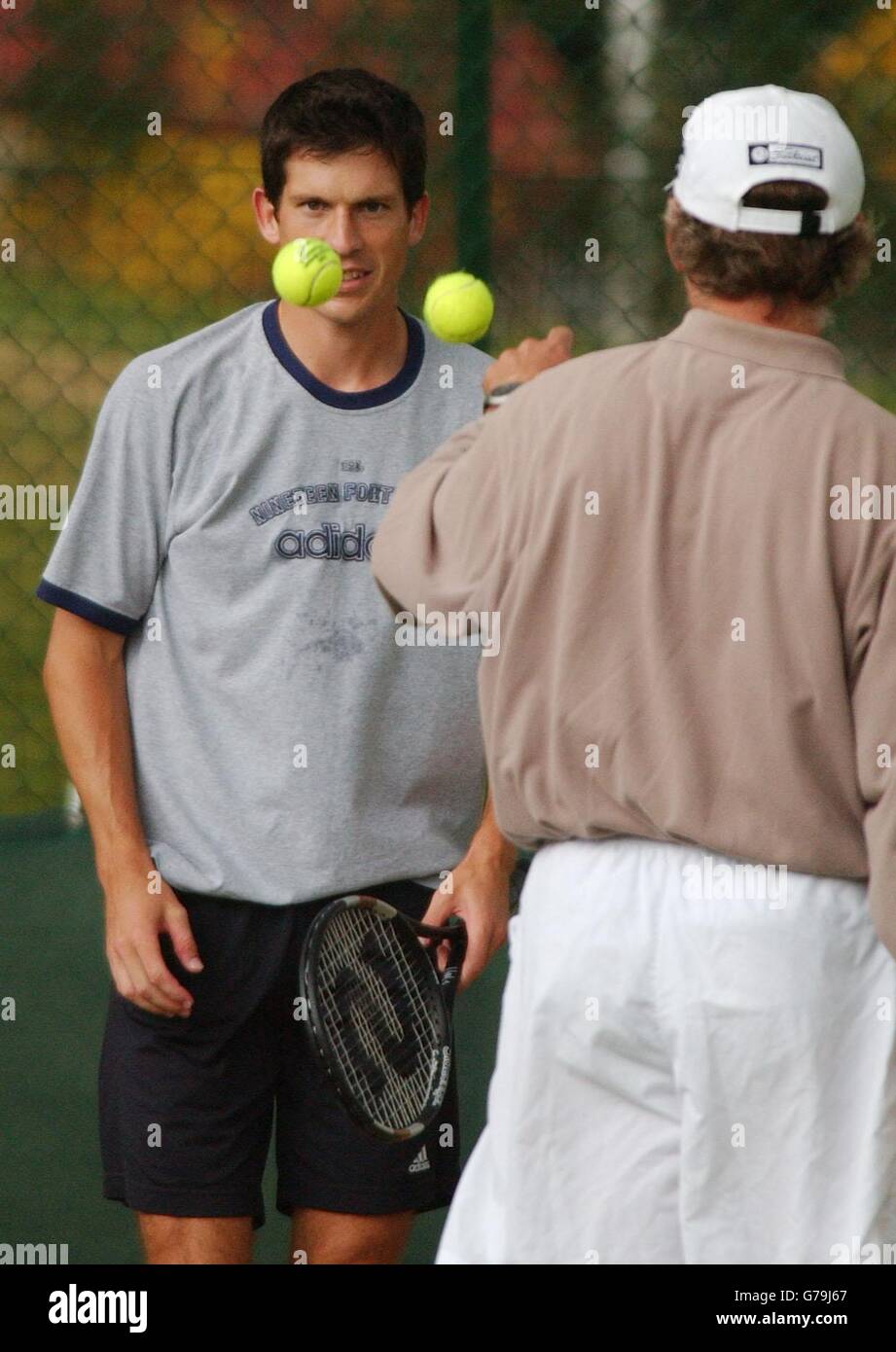 Tim Henman at Wimbledon Stock Photo - Alamy