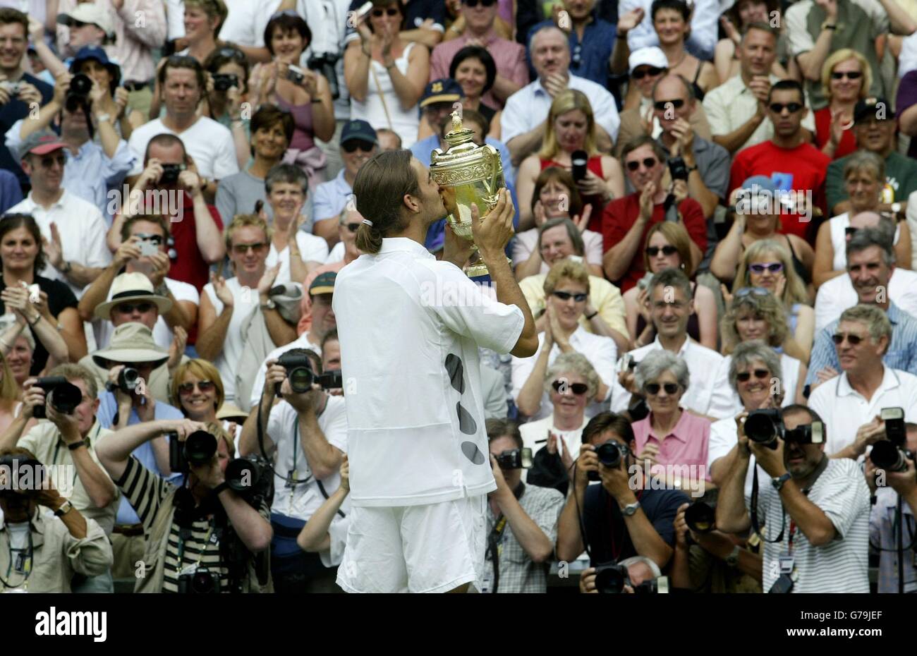 Wimbledon title federer hi-res stock photography and images - Alamy