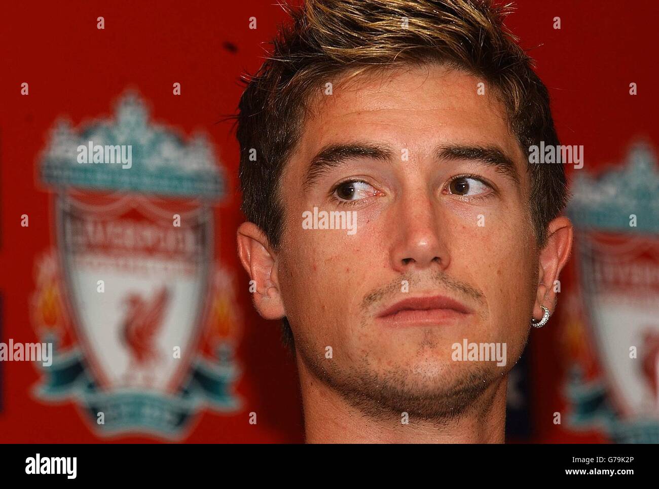 Football harry kewell hi-res stock photography and images - Alamy