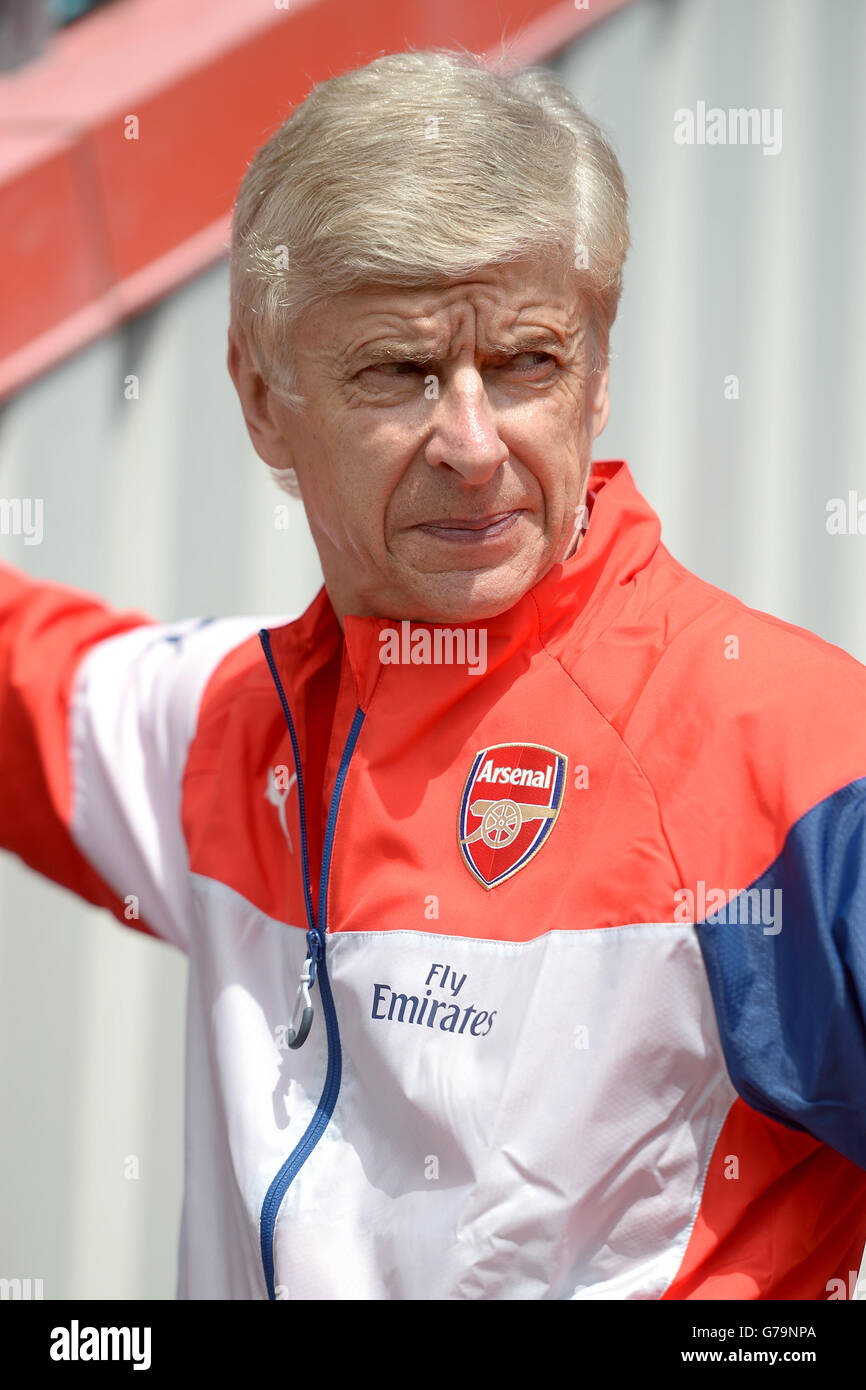Soccer Friendly Boreham Wood V Arsenal High Resolution Stock ...