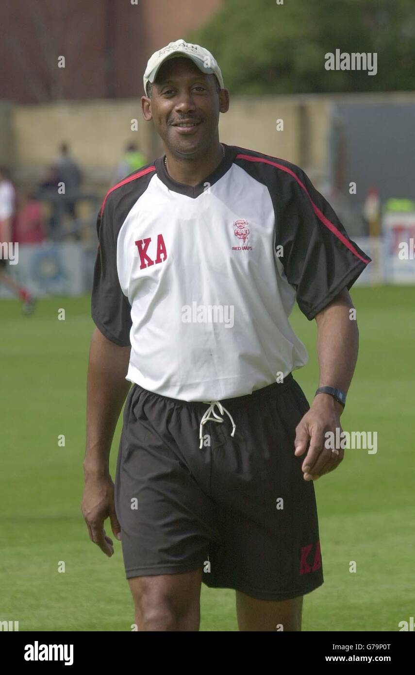 Lincoln's Manager Keith Alexander during their Coca-Cola League Two ...