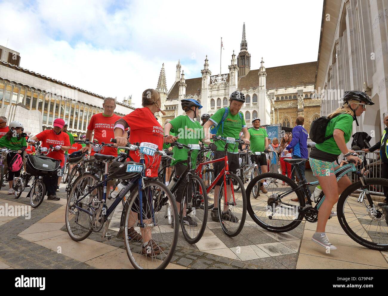 Some of the 639 cyclists bidding for a Guinness World Record for the ...