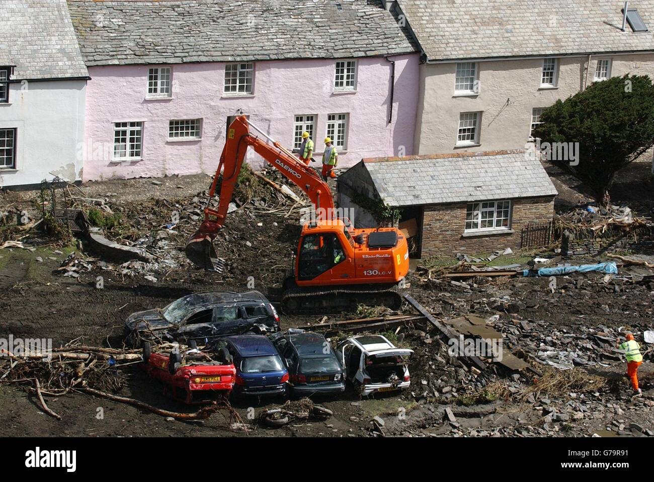 Disaster floods wreckage weather hi-res stock photography and images ...