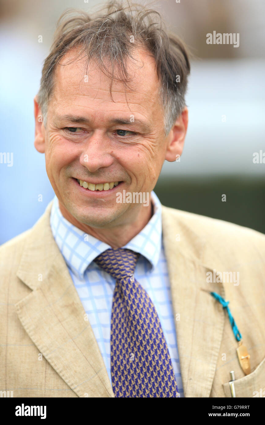 Trainer geoffrey deacon at newbury racecourse hi-res stock photography ...