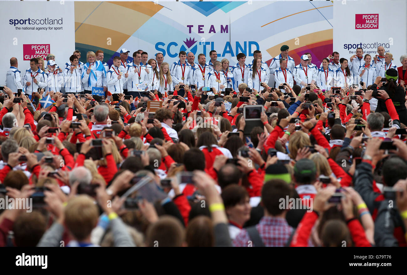 Sport - Team Scotland Commonwealth Games Parade - Glasgow Stock Photo ...
