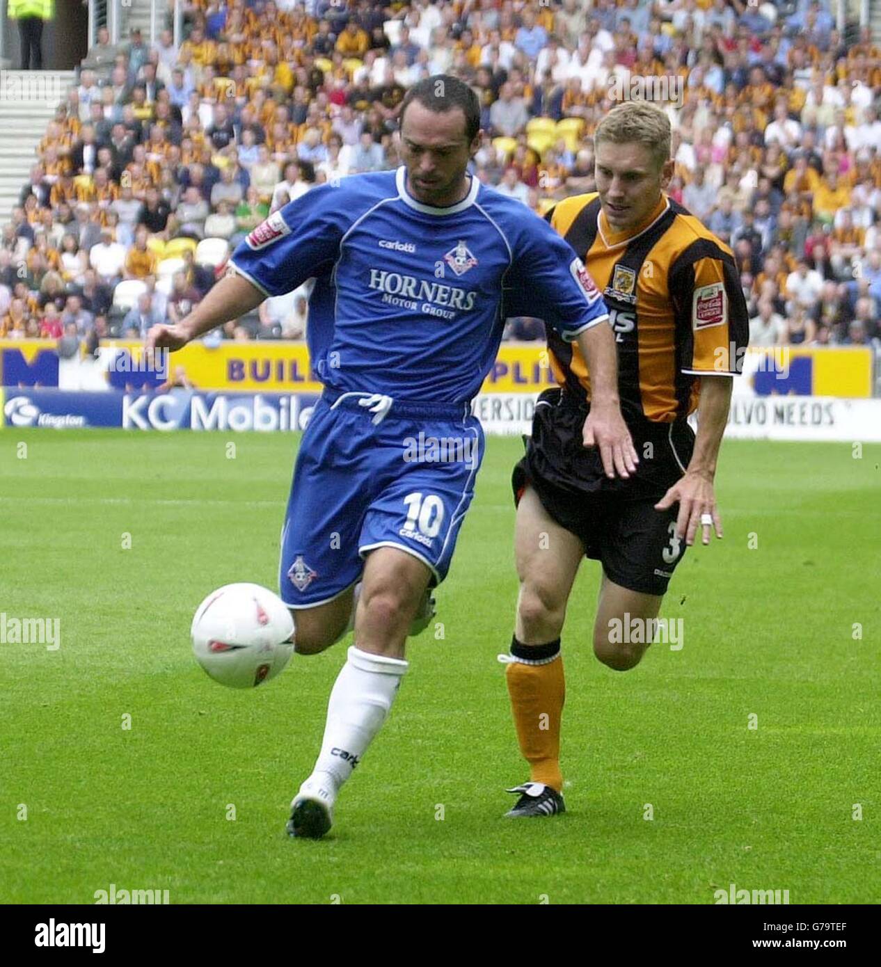 Hull's Andy Dawson (R) and Oldham Athletics John Eyre in action during ...