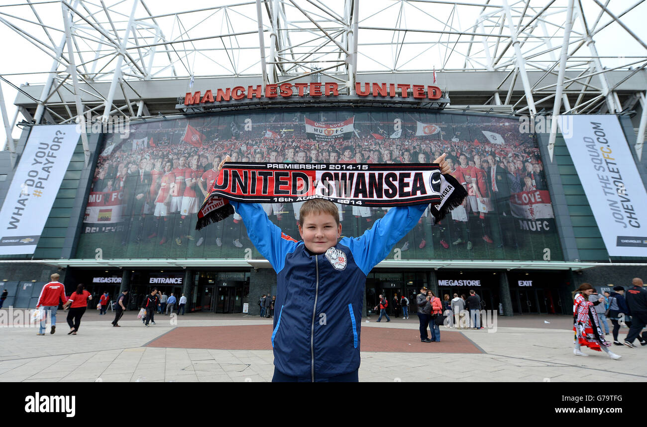 Man city man united fan hi-res stock photography and images - Alamy