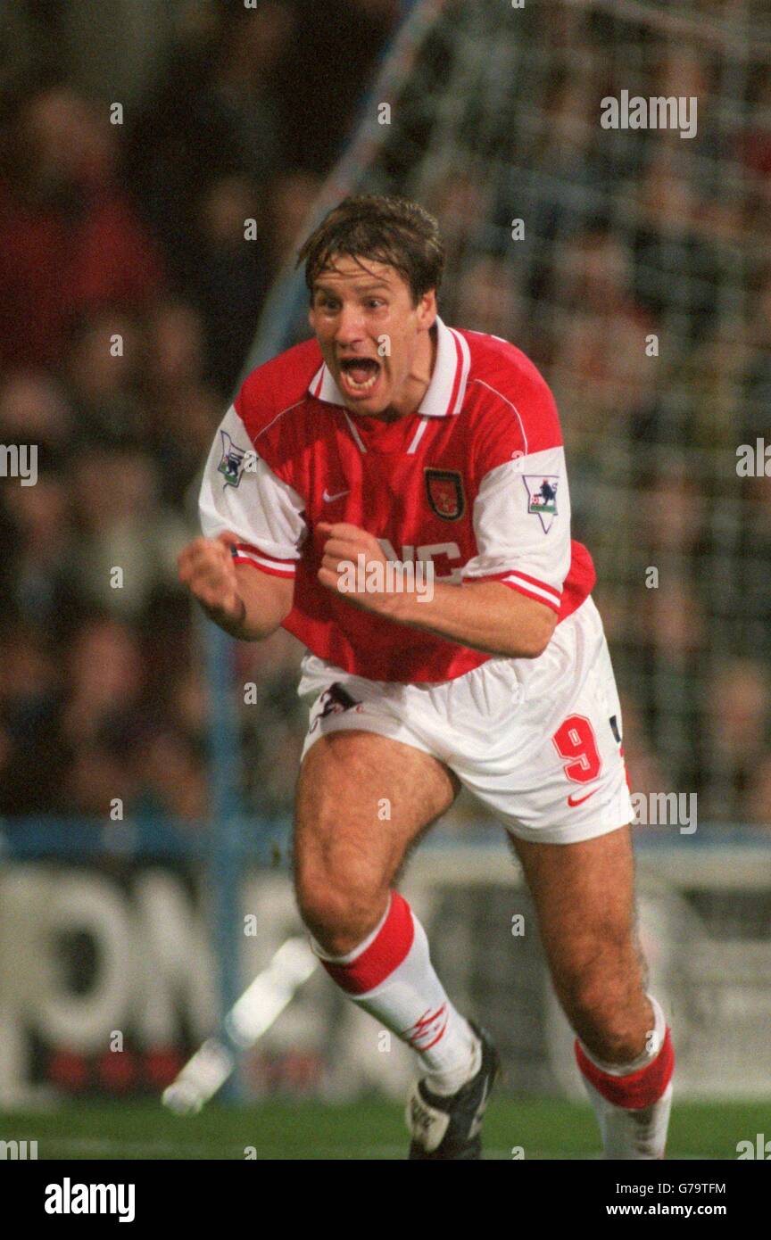 Soccer - Carling Premier League - Wimbledon v Arsenal Stock Photo - Alamy