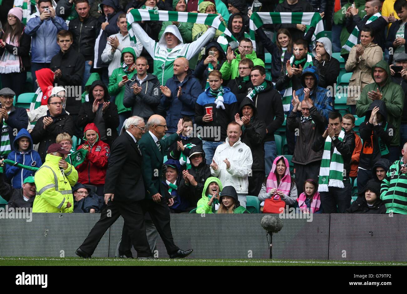 Celtic former owner Fergus McCann waves to the crowds after unveiling ...