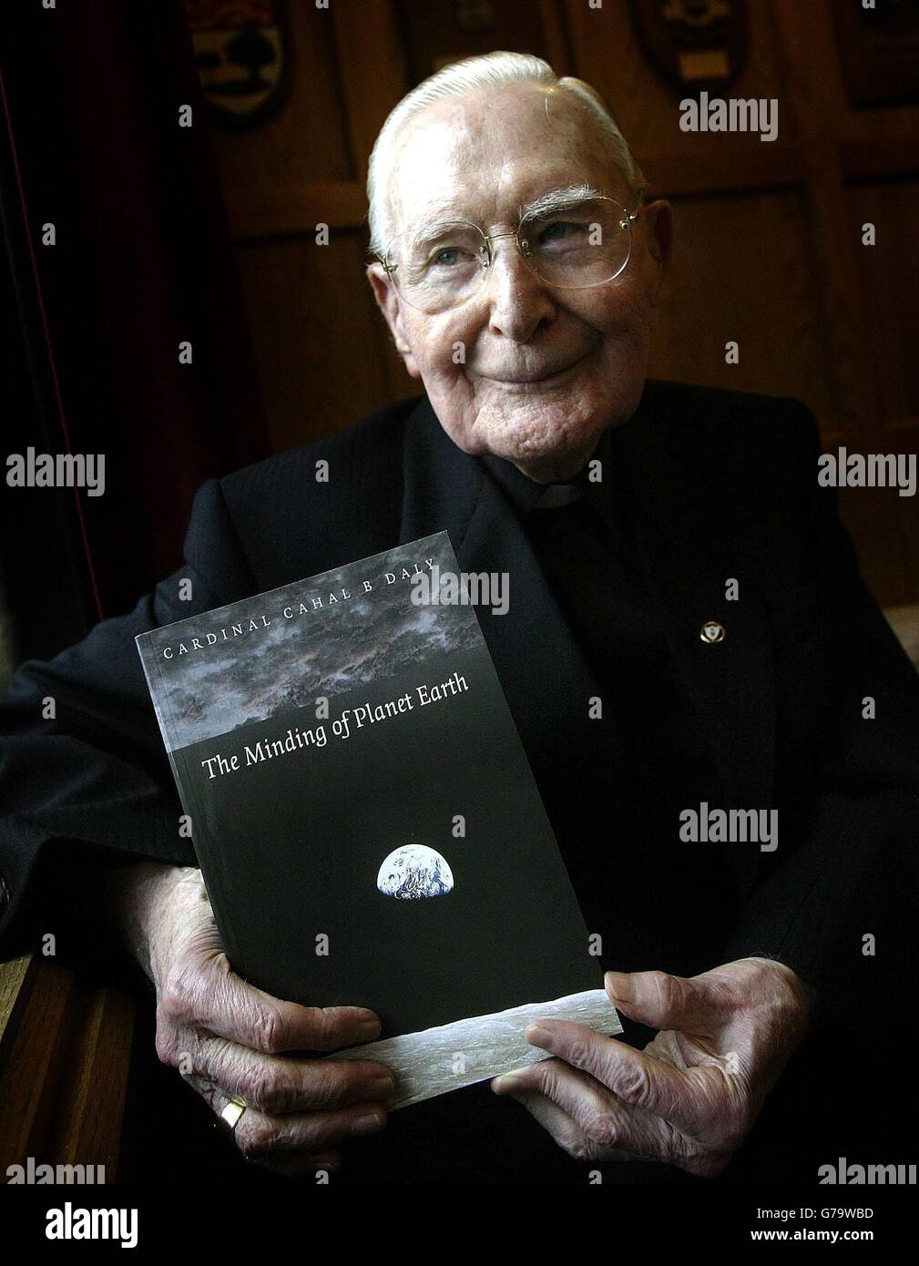 Cardinal earth hi-res stock photography and images - Alamy