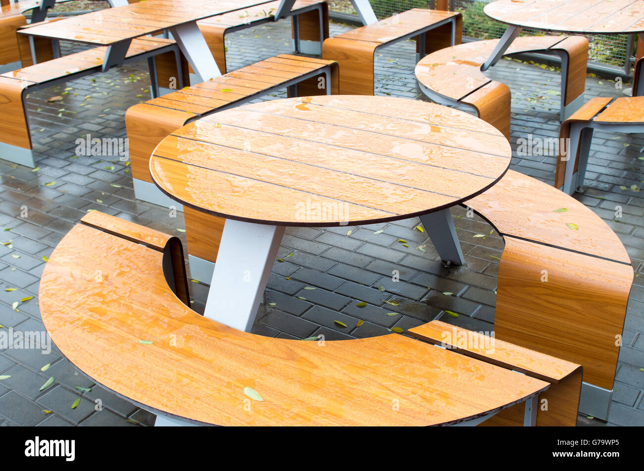Wet cafe tables hi-res stock photography and images - Alamy