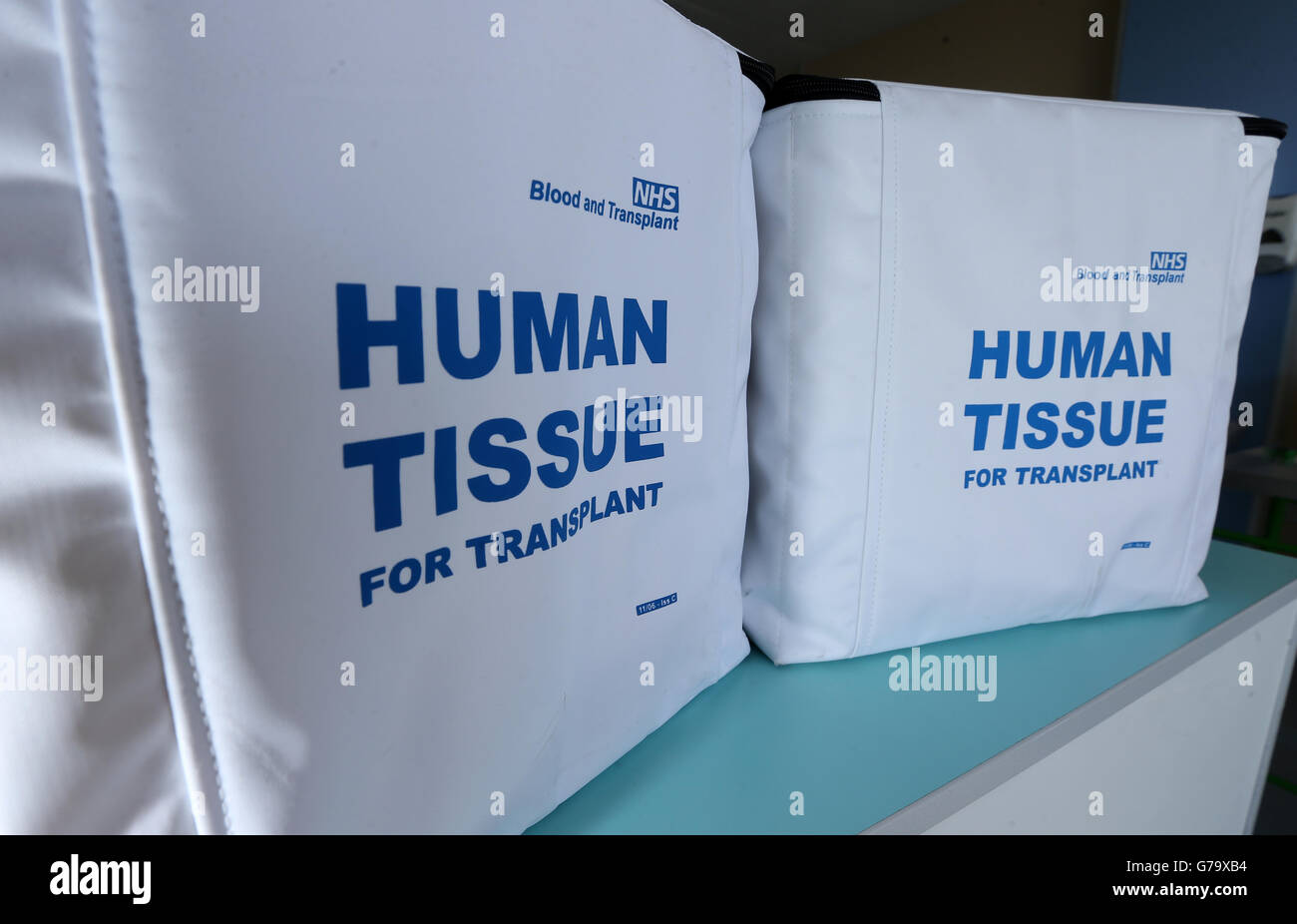 Organ transplant equipment hi-res stock photography and images - Alamy