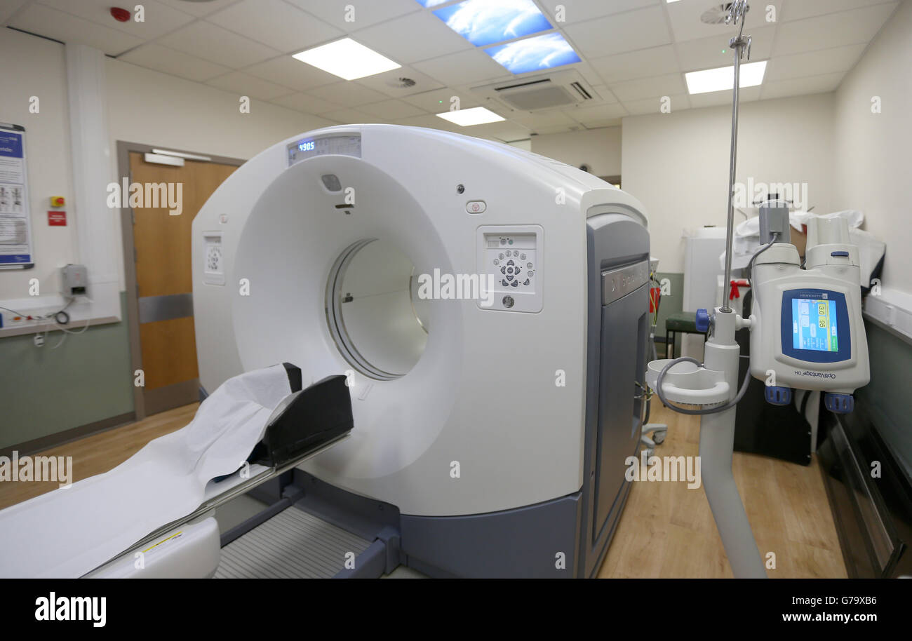 Patient into royal liverpool university hospital hi-res stock ...