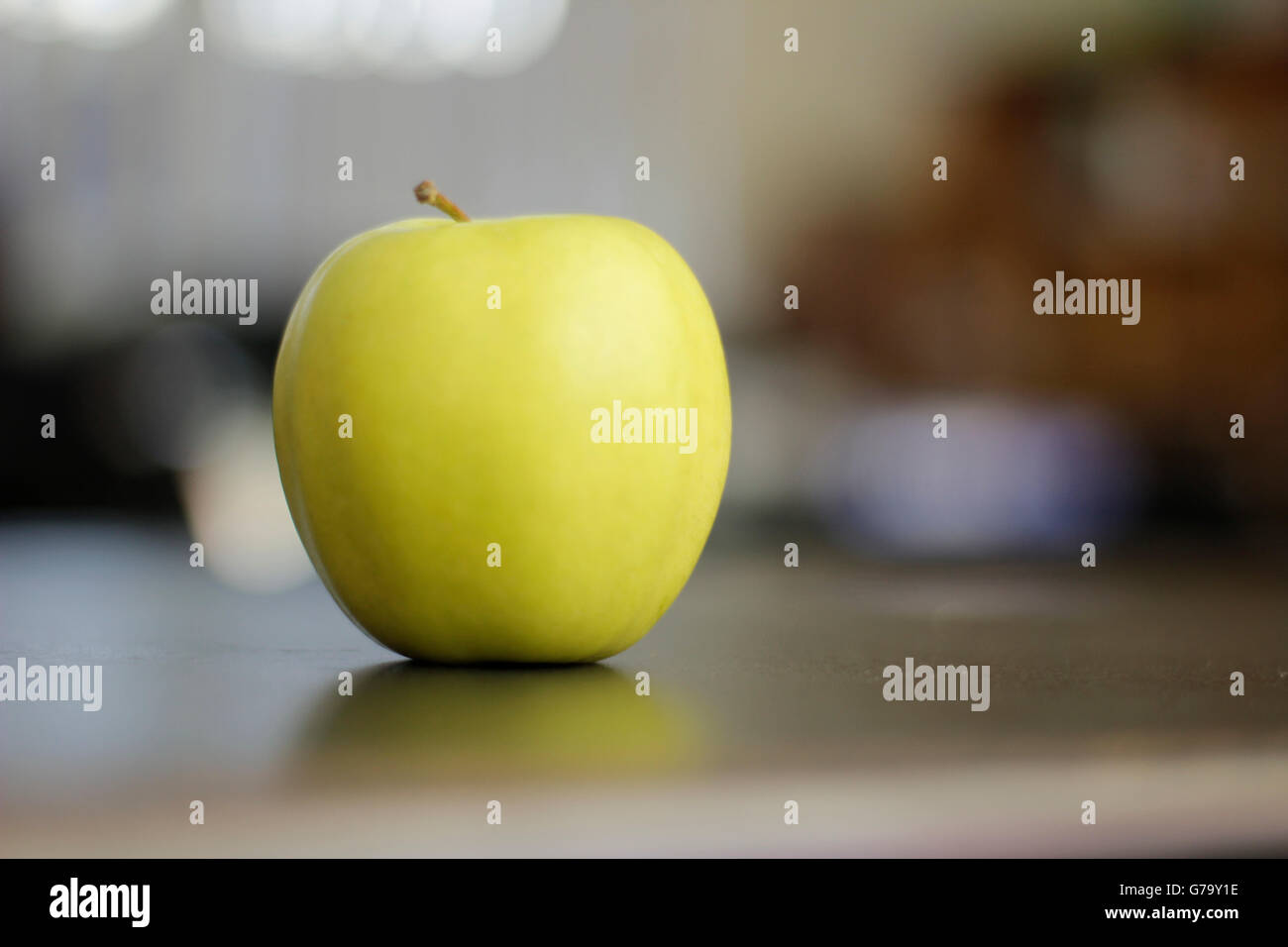 Apple green and yellow hi-res stock photography and images - Alamy