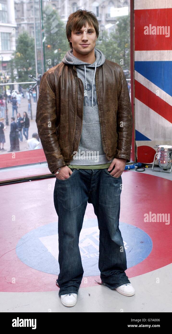 Jamie scott singer hi-res stock photography and images - Alamy