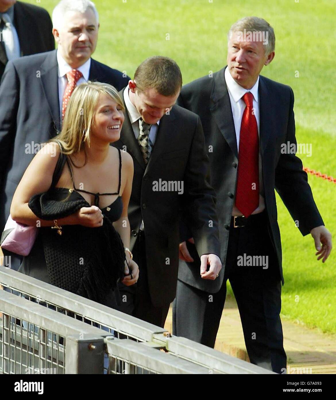Wayne Rooney signs for Manchester United Stock Photo - Alamy
