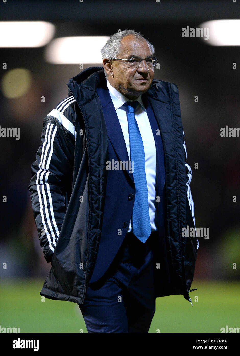 Fulham manager Felix Magath leaves the pitch at full time Stock Photo ...