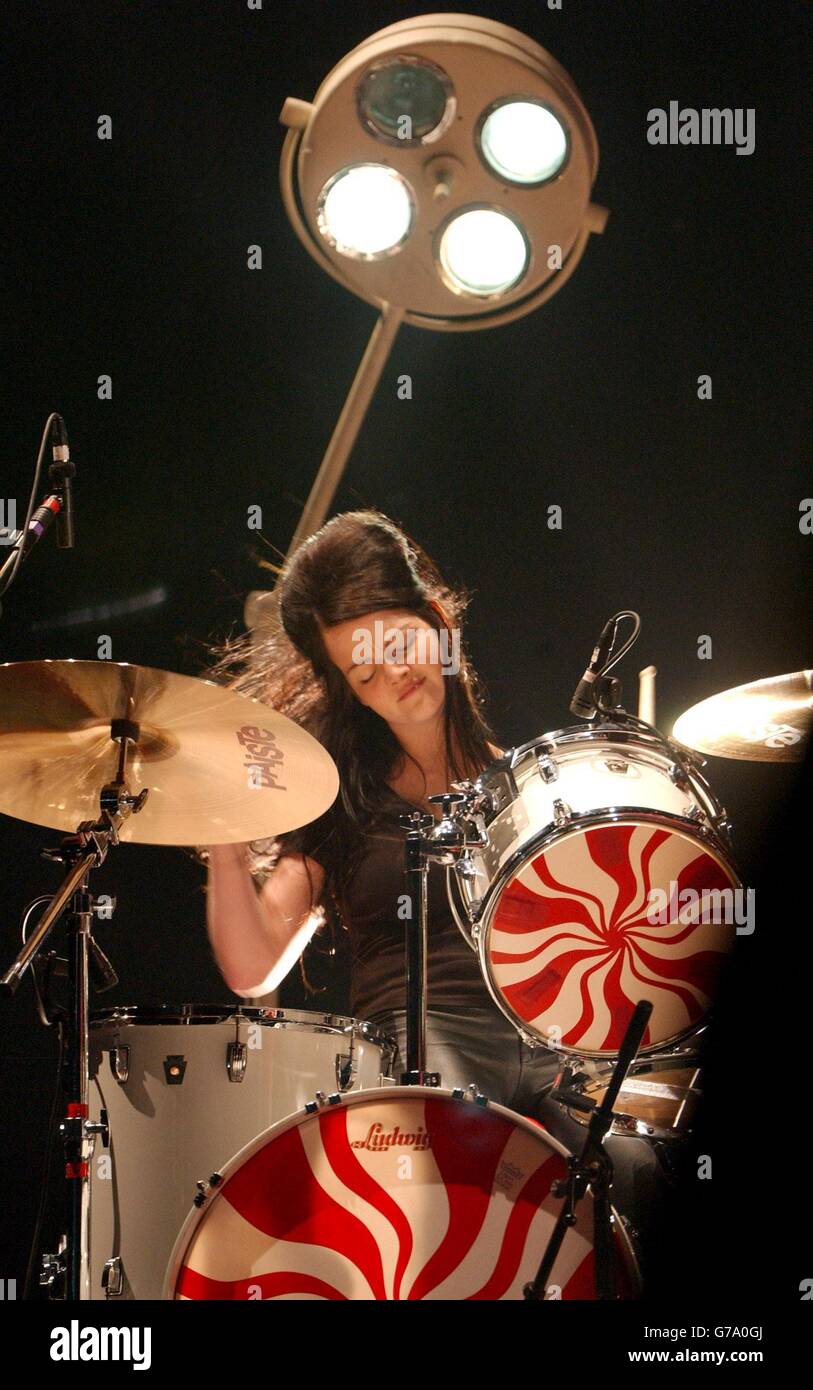 Meg White of the White Stripes performing on stage at The Carling ...