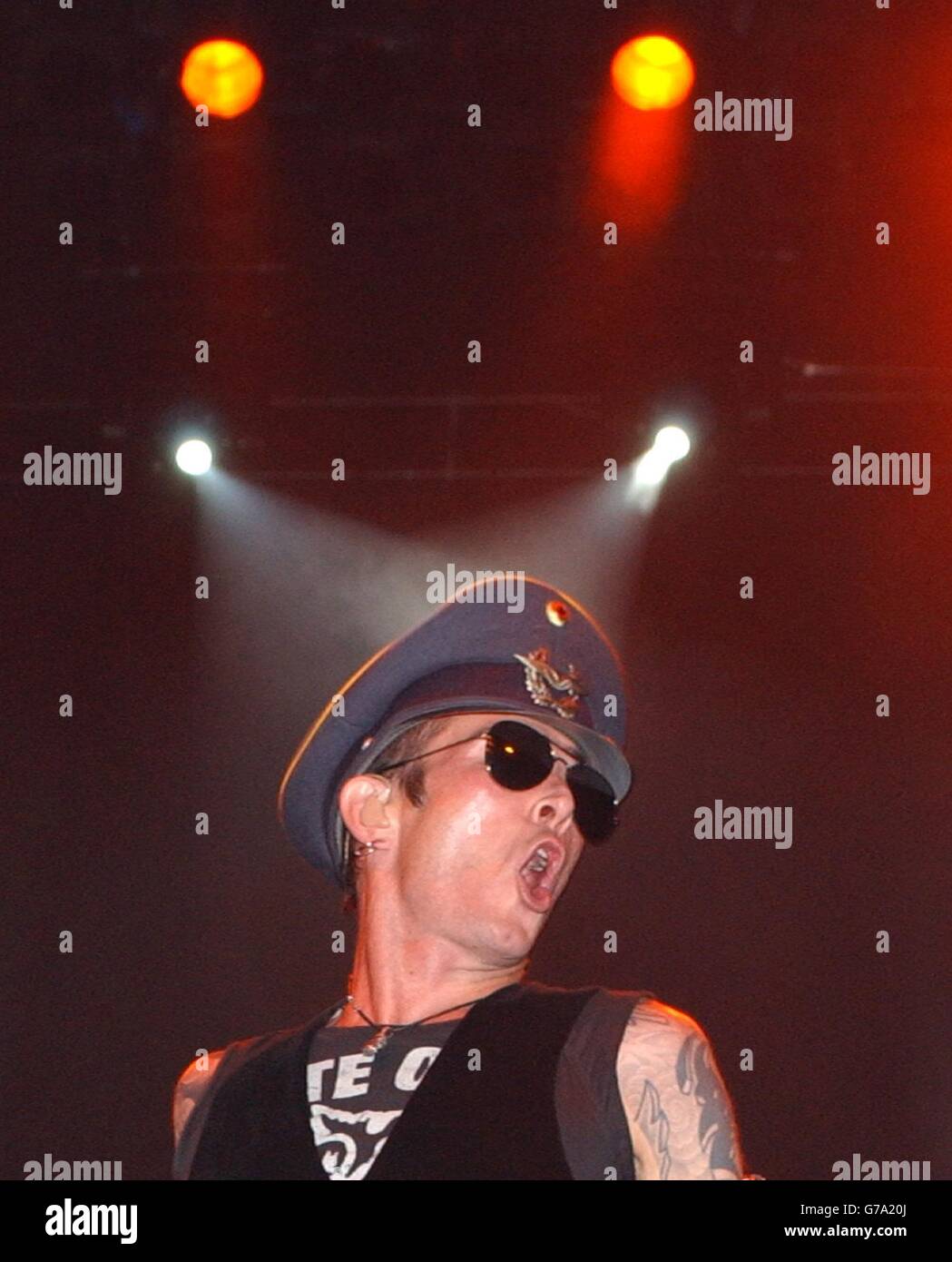 Velvet revolver carling apollo hammersmith hi-res stock photography and ...