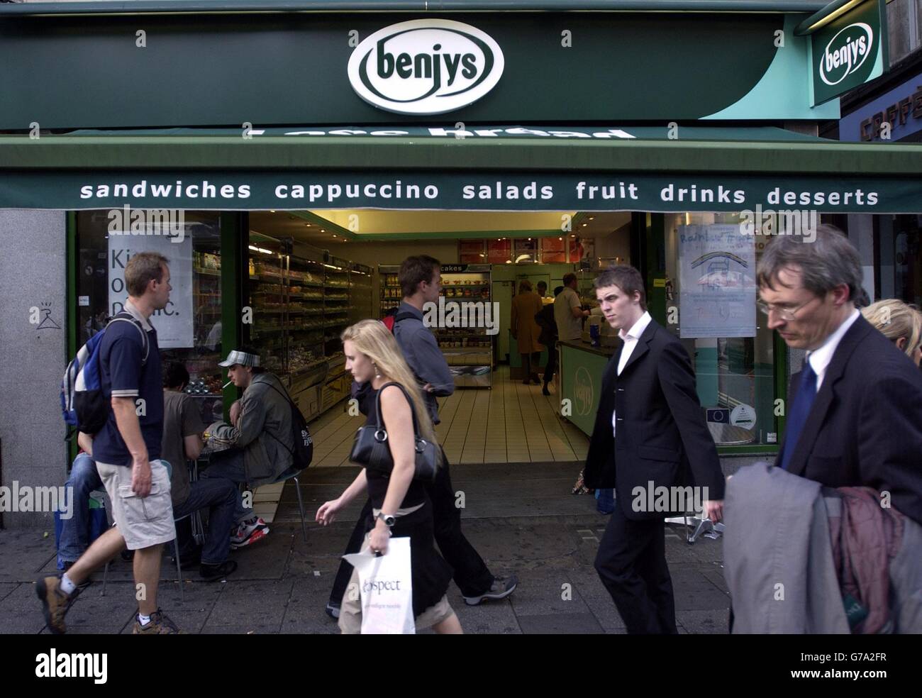 Sandwich shop in london hi-res stock photography and images - Alamy