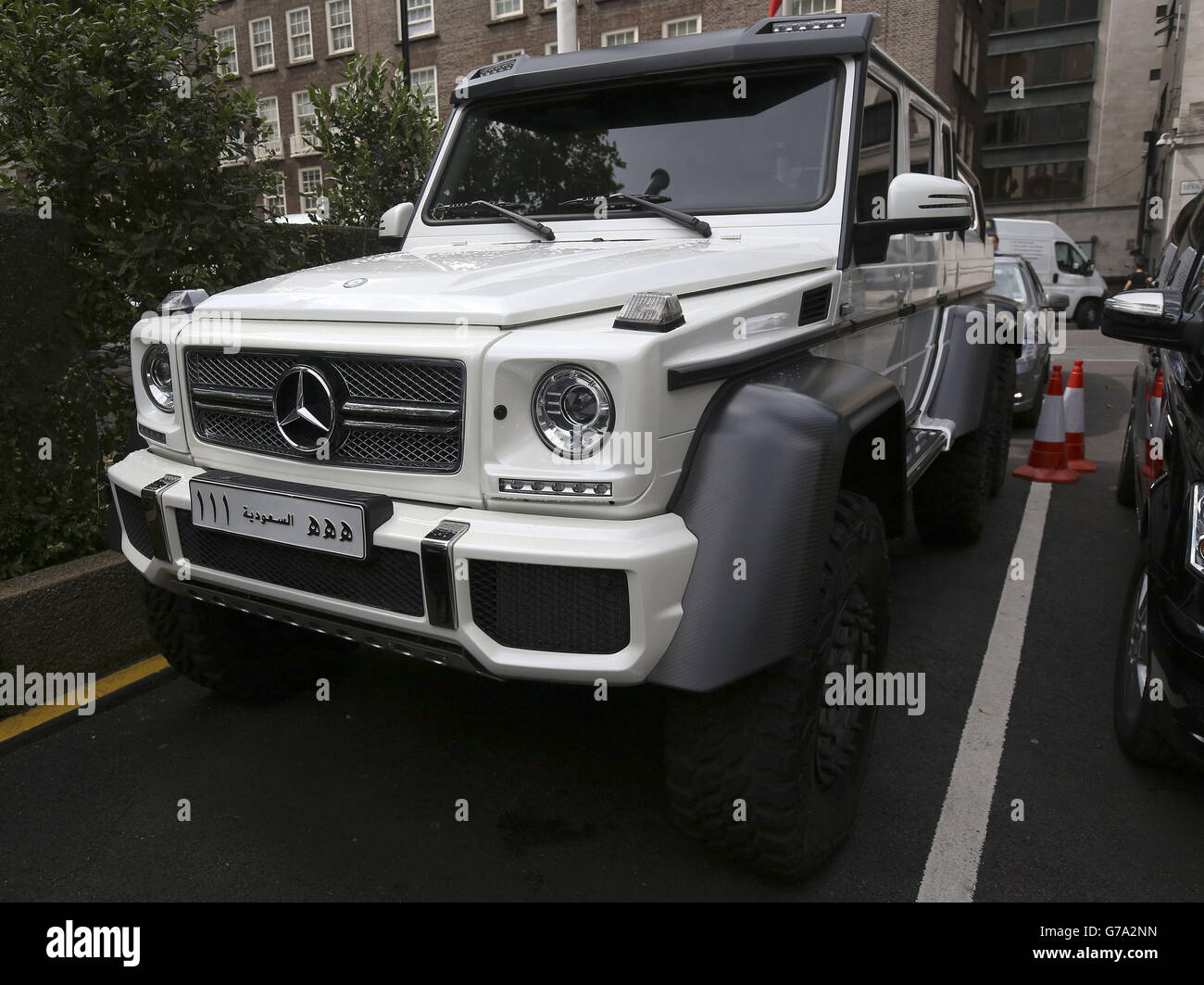 Mercedes Six Wheels G63