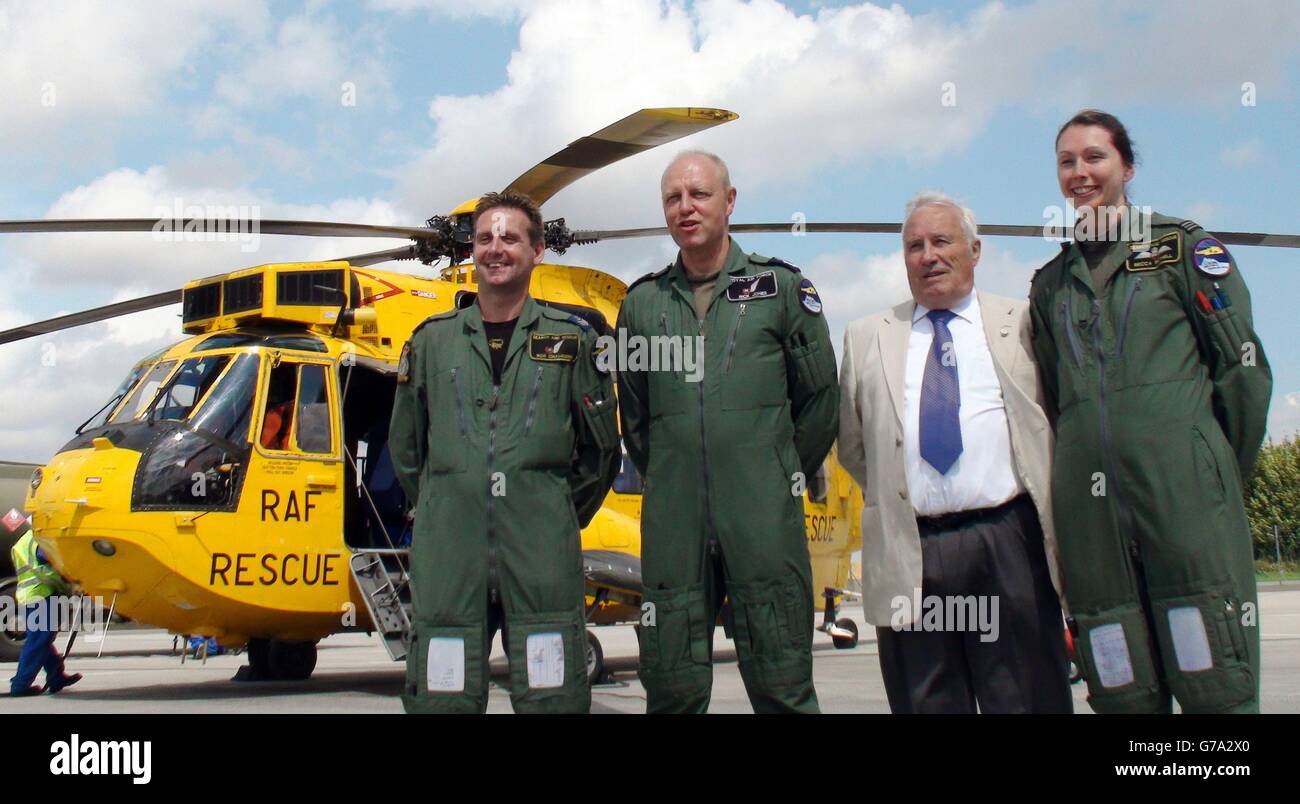 Man thanks RAF for landing lesson Stock Photo - Alamy