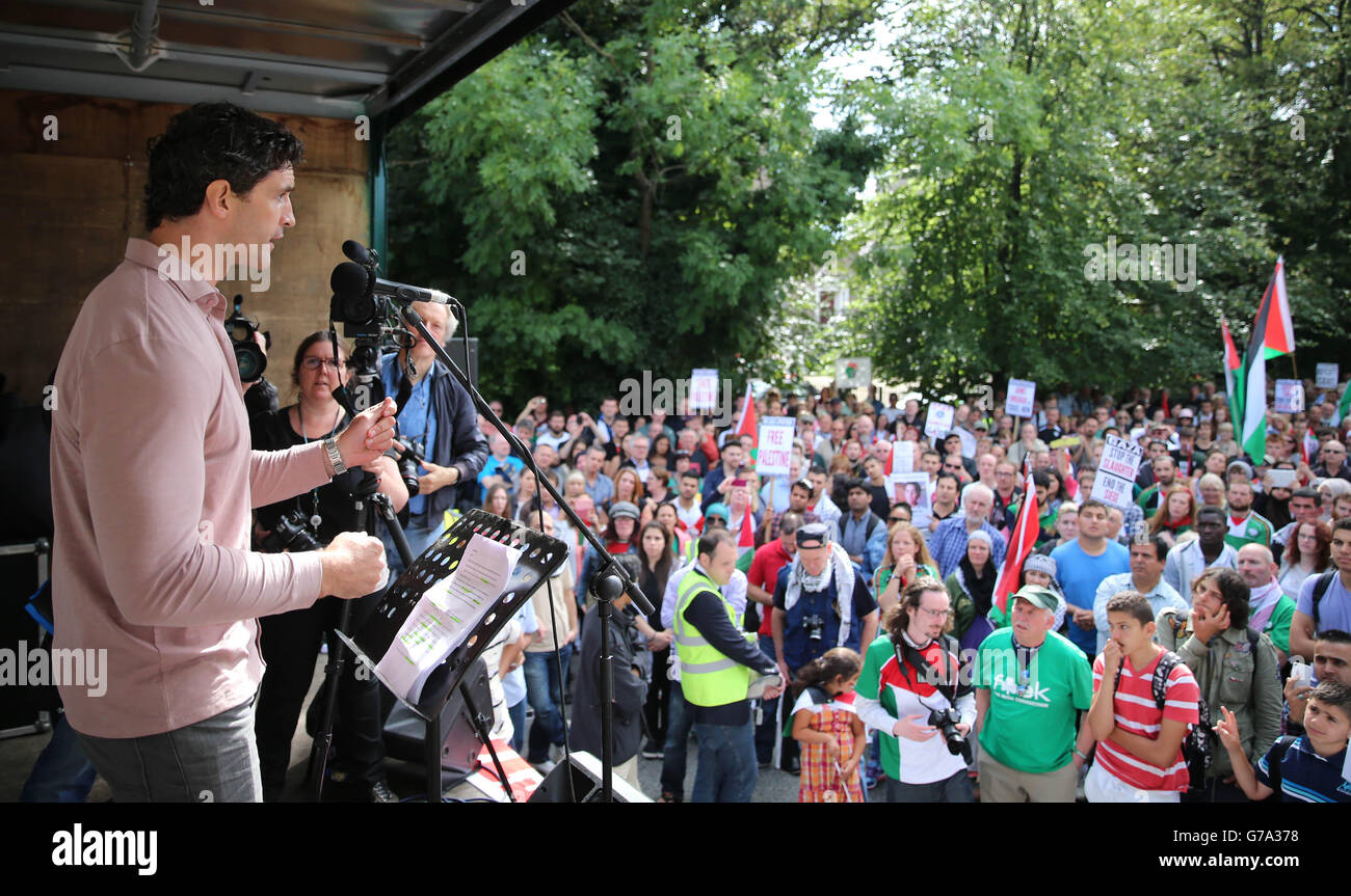 Fomer Irish Rugby International player Trevor Hogan addresses thousands ...
