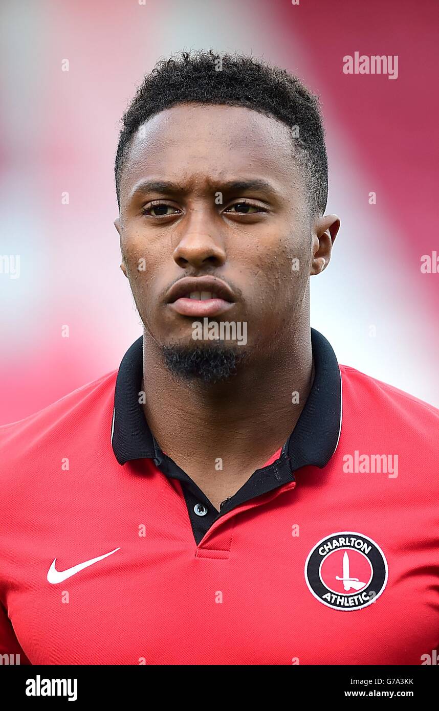 Callum harriott of charlton athletic hi-res stock photography and ...