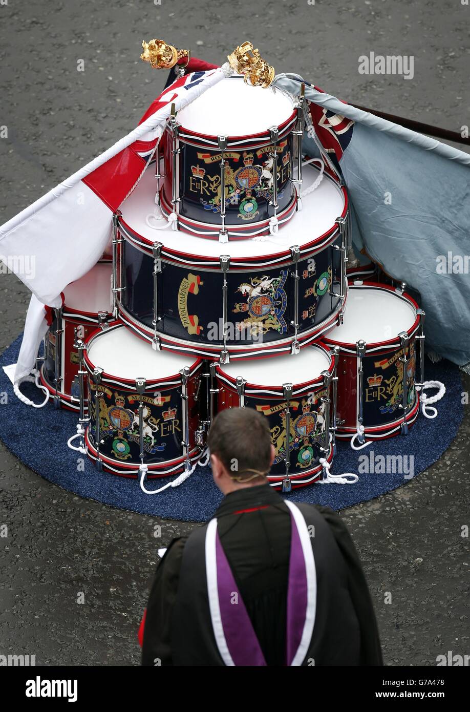 Commemorate centenary first world war edinburgh castle hi-res stock ...