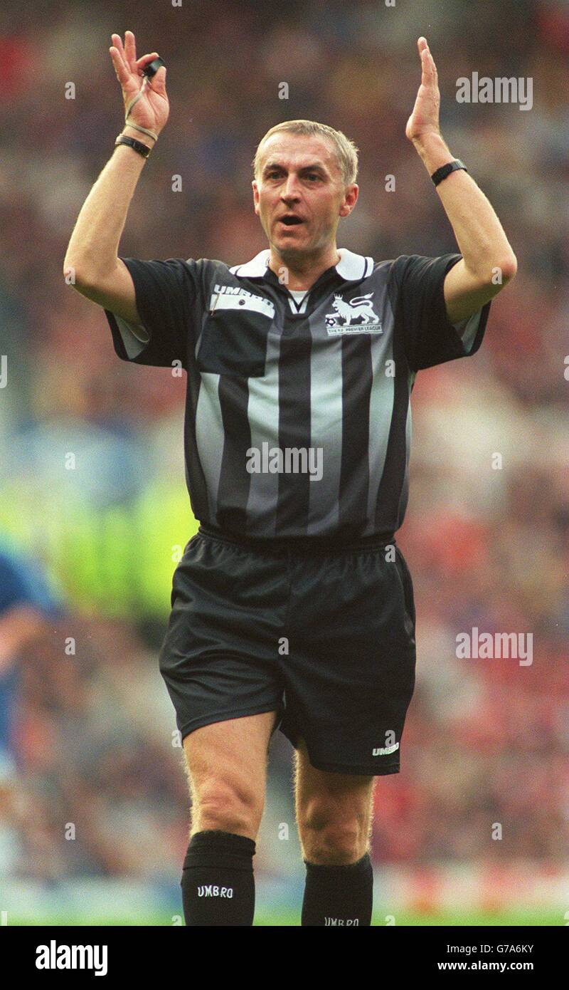 Referee keith burge hi-res stock photography and images - Alamy