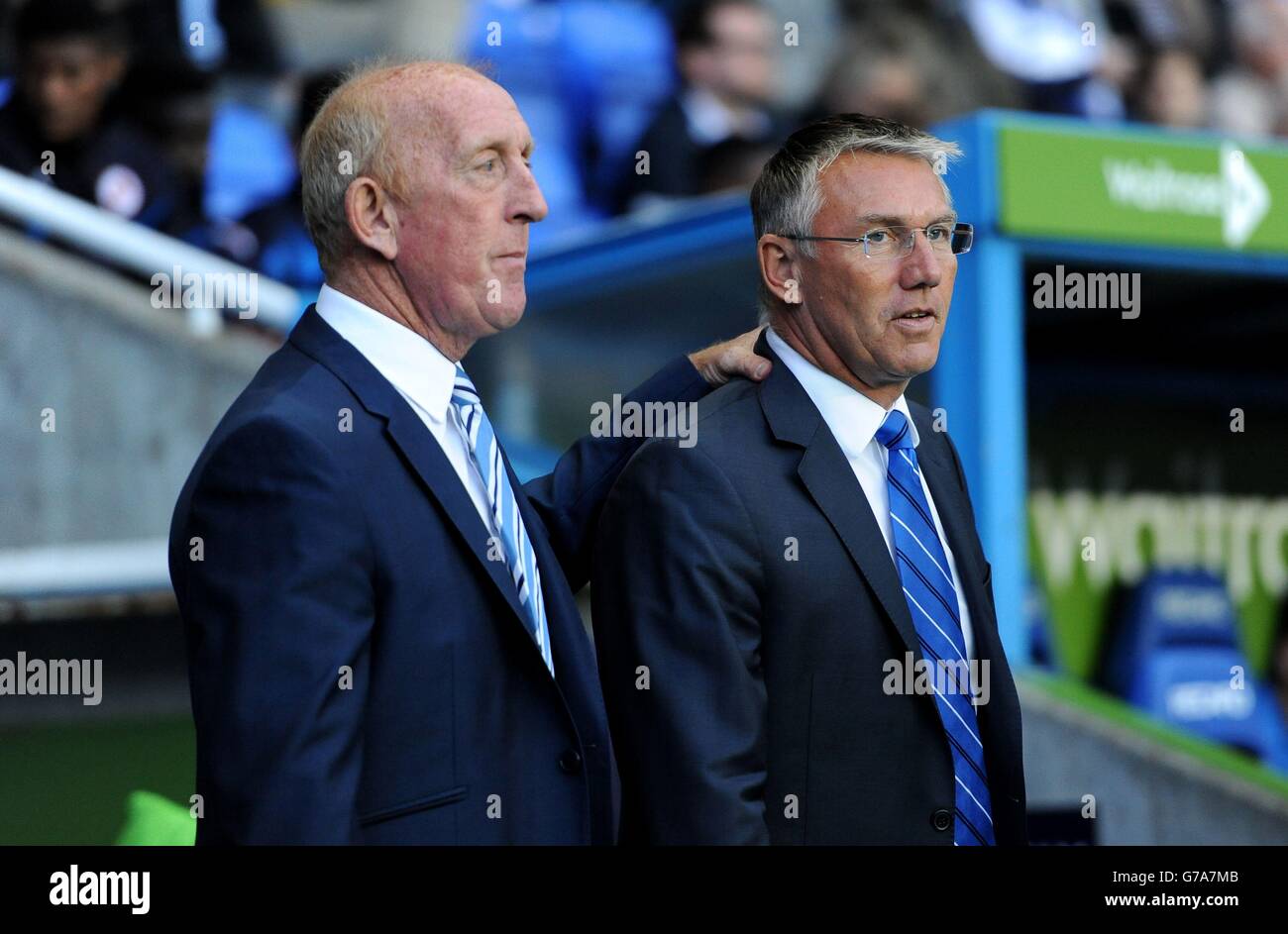 Huddersfield Town manager Mark Lillis and Reading manager Nigel Adkins ...