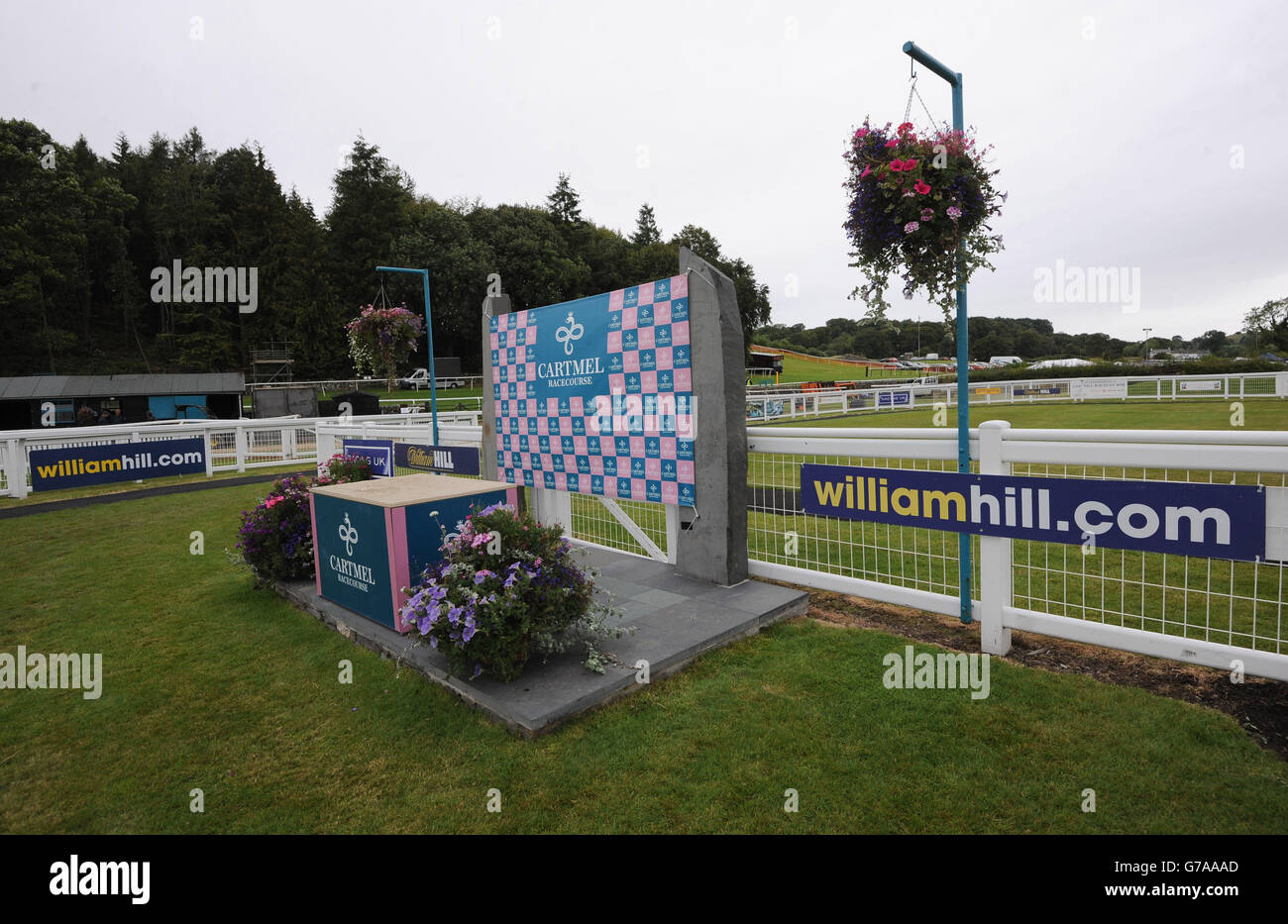 William hill branding cartmel racecourse hi-res stock photography and ...