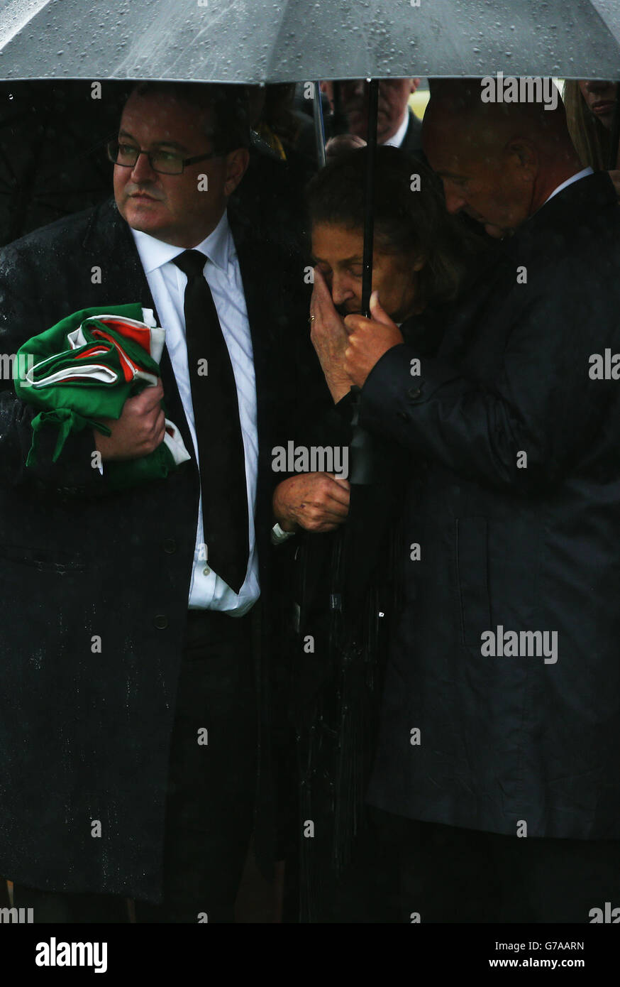 Wife of former Taoiseach Albert Reynolds Kathleen Reynolds flanked by ...