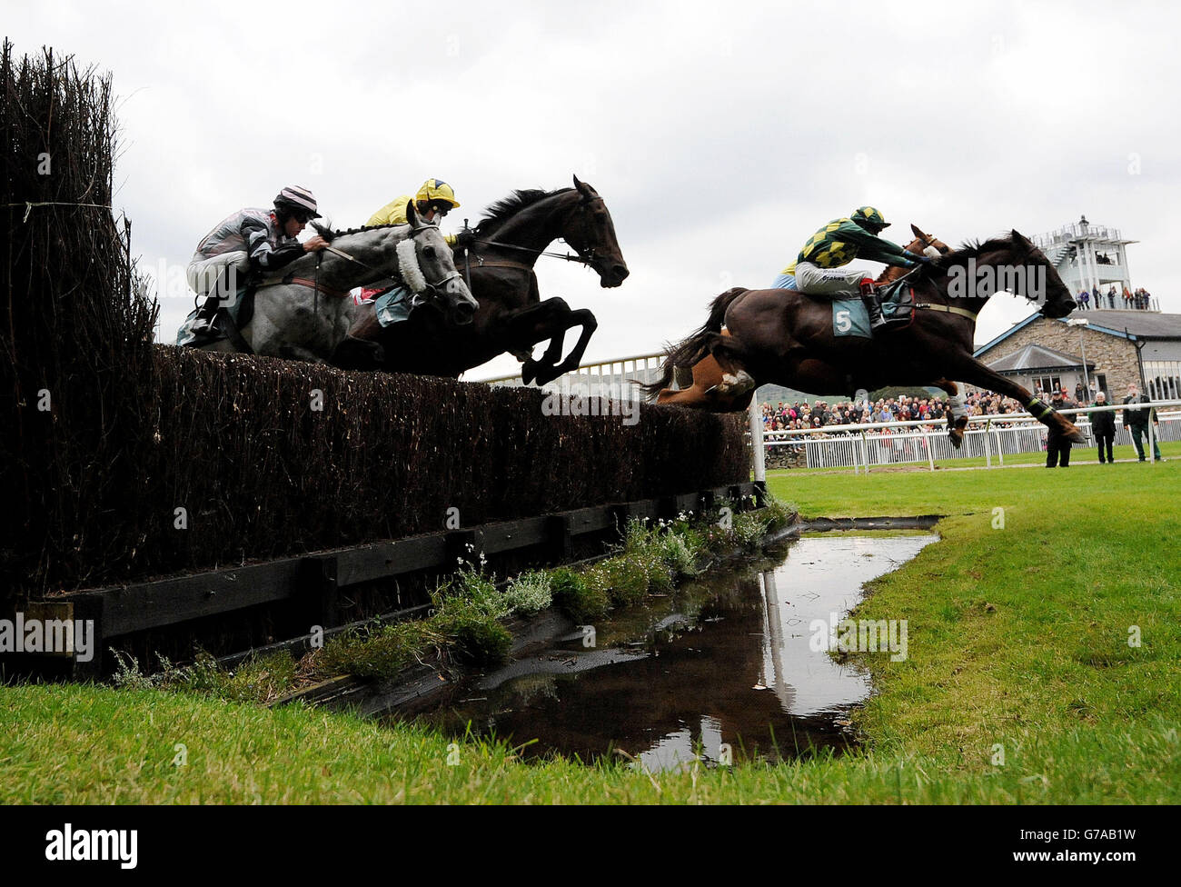 Horse Racing - William Hill August Bank Holiday Festival - Cartmel ...