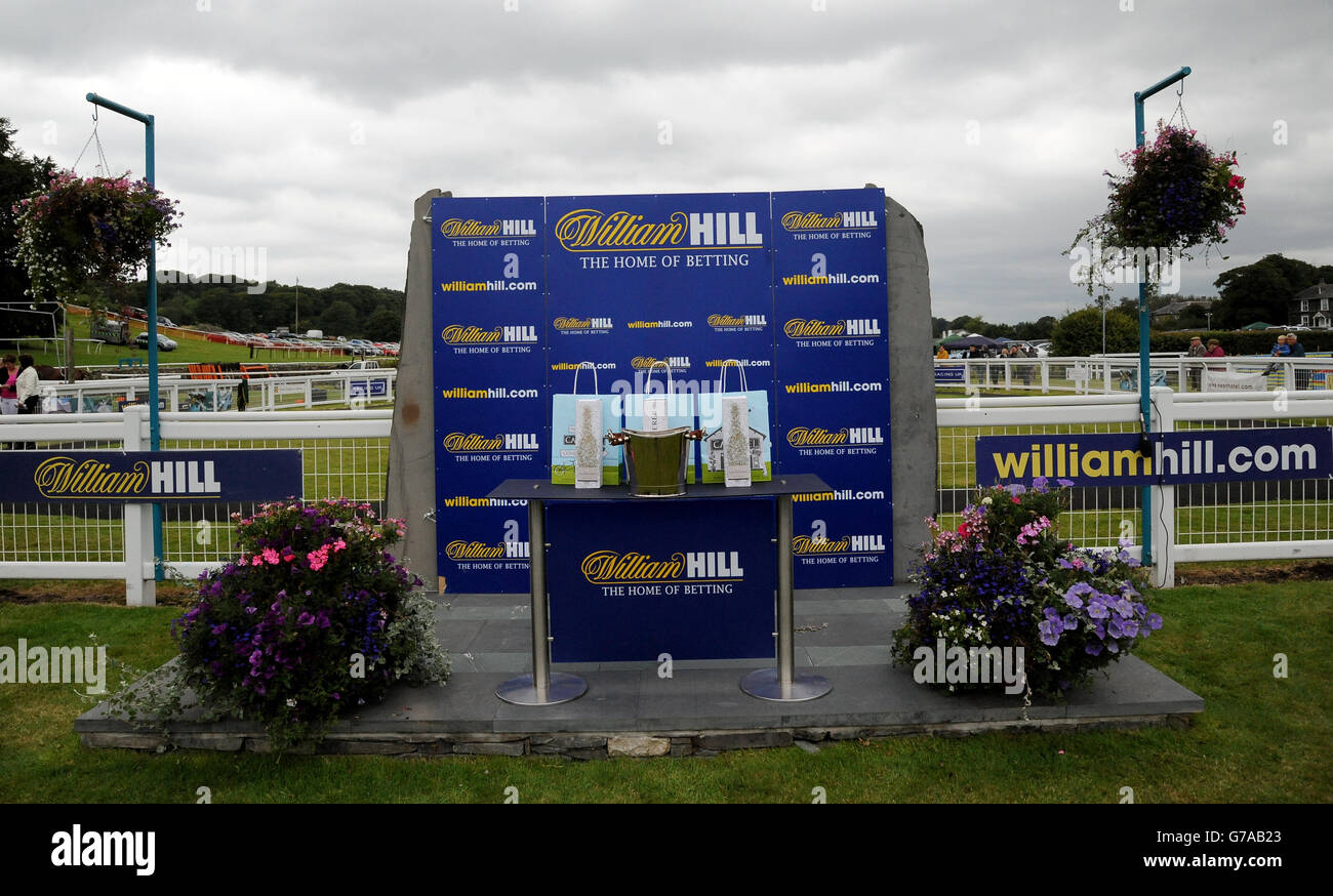 William hill branding cartmel racecourse hi-res stock photography and ...