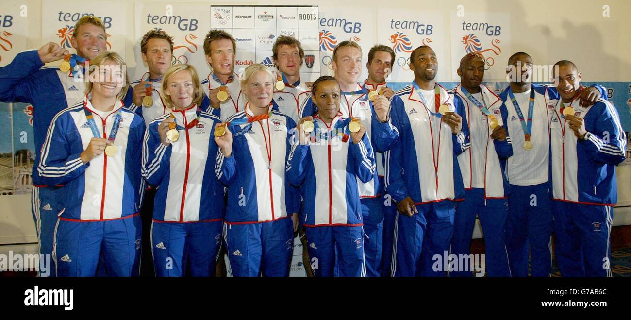 James cracknell and steve williams with their gold medals hi-res stock ...