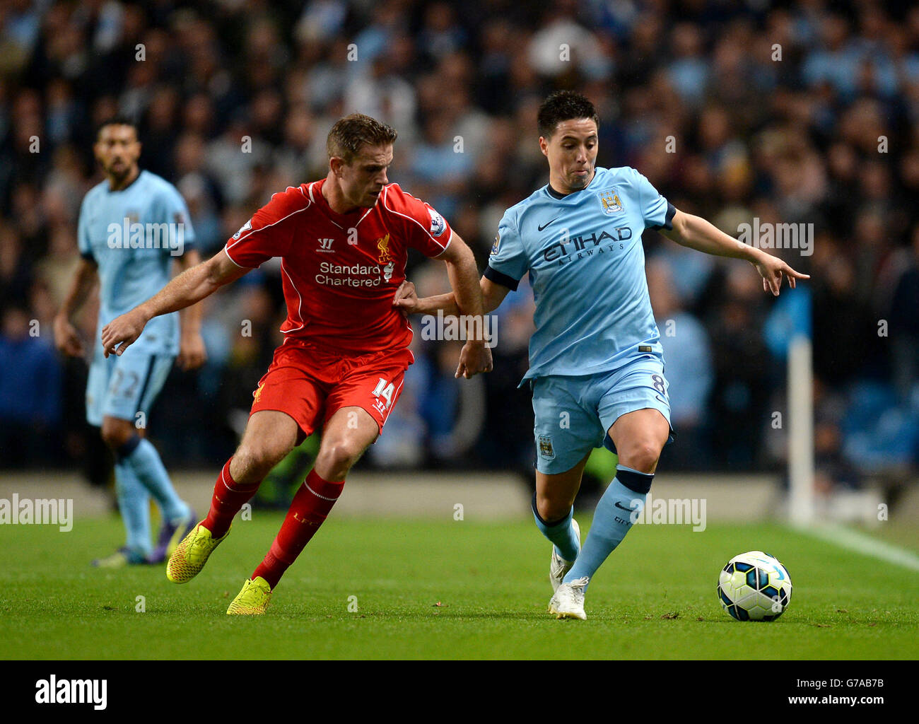 Liverpools jordan henderson battle hi-res stock photography and images ...