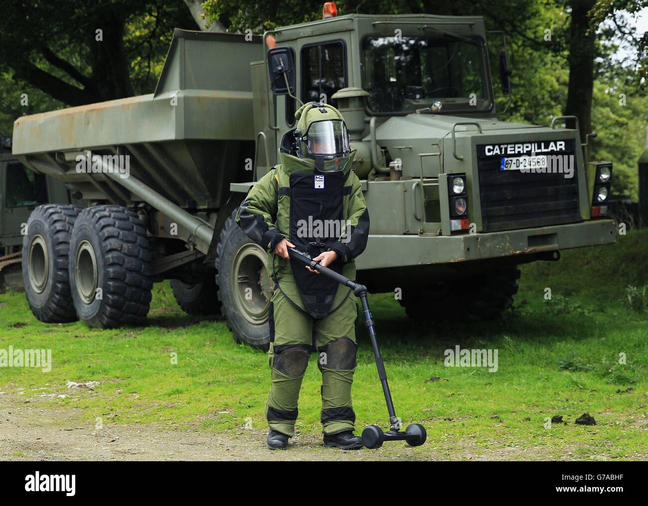 Emergency ordinance survey bomb disposal engineers take part in a ...