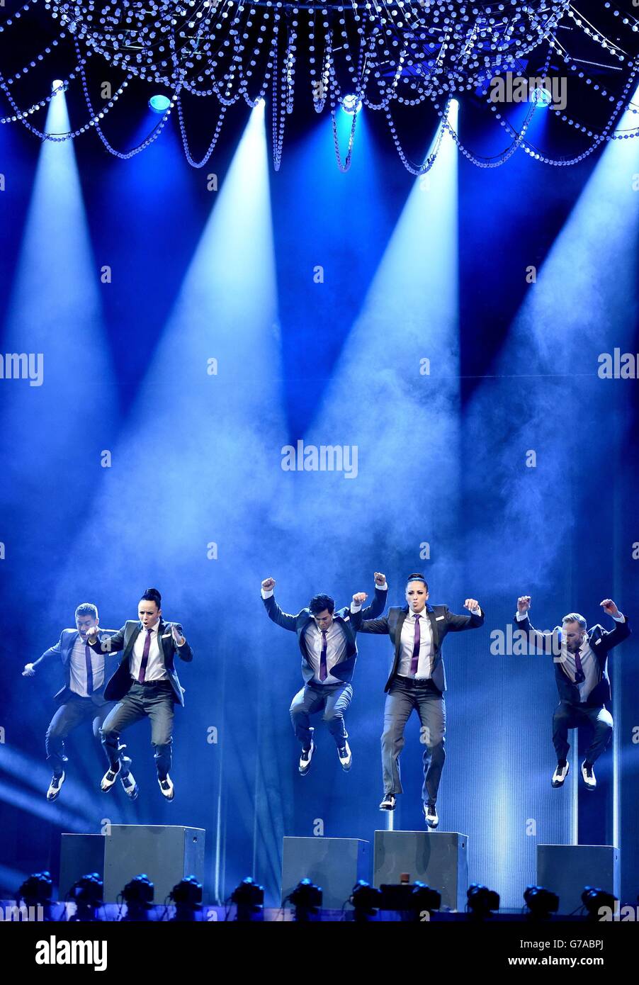 Showbiz dance perform performing live on stage general view gv hi-res ...