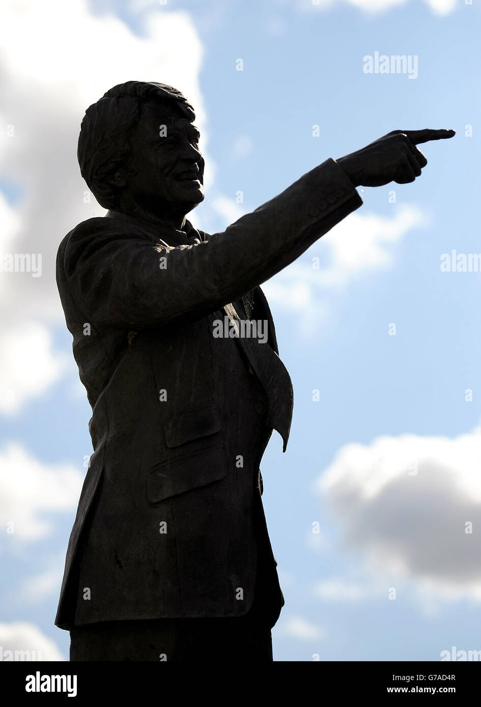 Bobby robson statue ipswich hi-res stock photography and images - Alamy