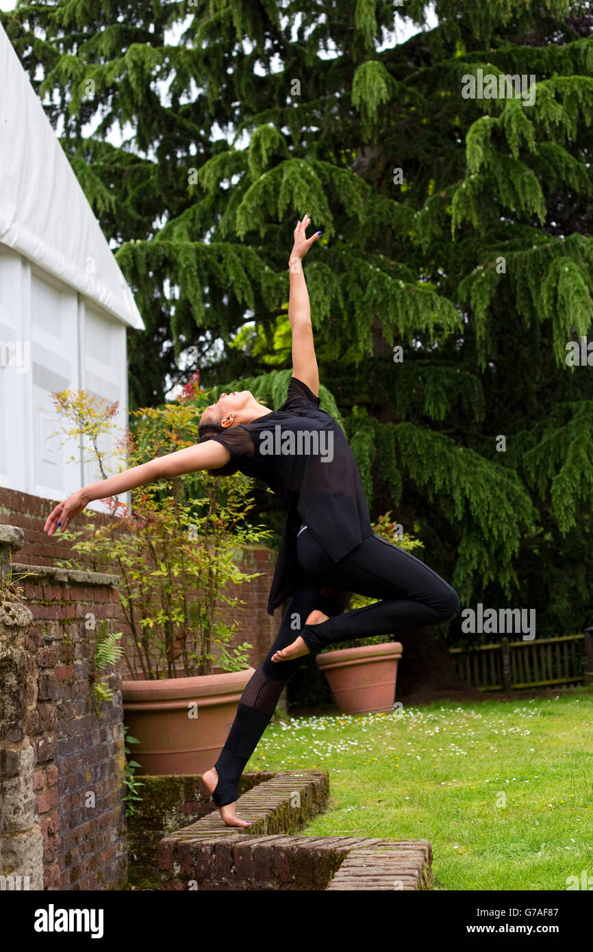 A jazz dancer performing outdoors Stock Photo - Alamy