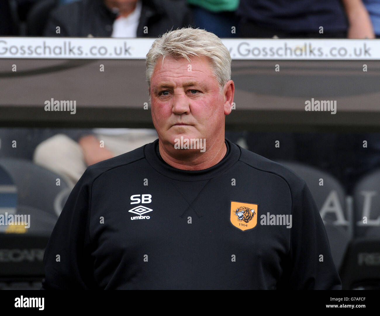 Steve bruce before kick off hi-res stock photography and images - Alamy