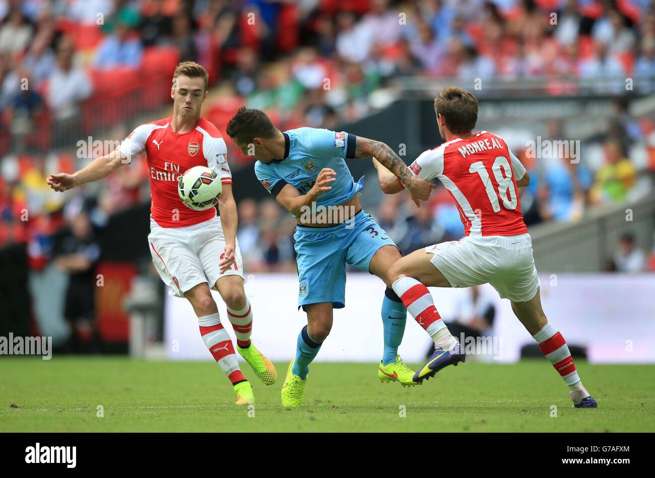 Arsenals calum chambers community shield match wembley stadium hi-res ...