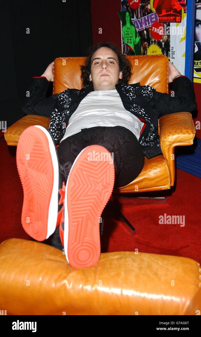 Singer Har Mar Superstar during his guest appearance on MTV's TRL ...